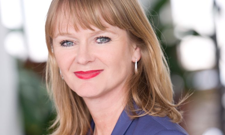 Lucy SMITH (MIPTV) : «La mondialisation des contenus ouvre la voie à de ...